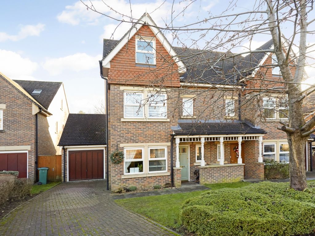 4 bed semi-detached house to rent in Water Mead, Chipstead, Coulsdon ...