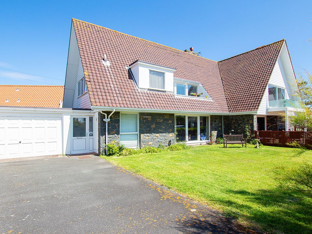 3 bed property for sale in Clos D'albecq, Castel, Guernsey GY5, £ ...