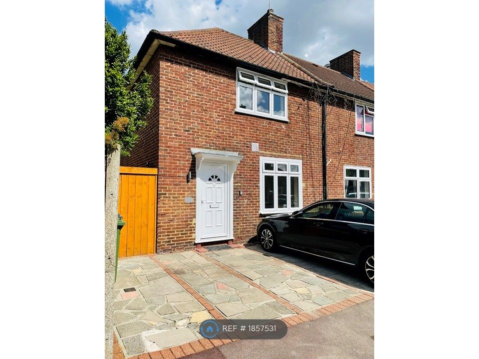 3 bed semi-detached house to rent in Talbot Road, Dagenham RM9, £2,750 ...