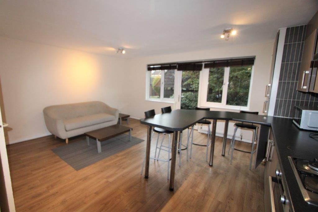 1 bed flat to rent in Leerdam Drive, London E14, £1,650 pcm - Zoopla
