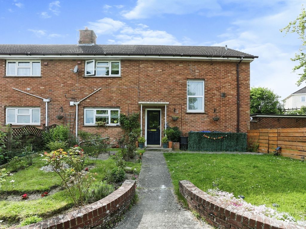 2 bed flat for sale in Festival Avenue, Salisbury SP2 - Zoopla