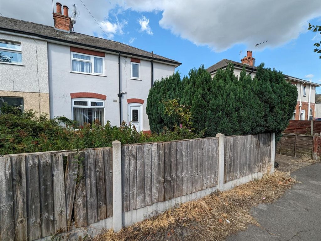 3 Bed Semi Detached House For Sale In Thoresby Avenue Newark Ng24 £