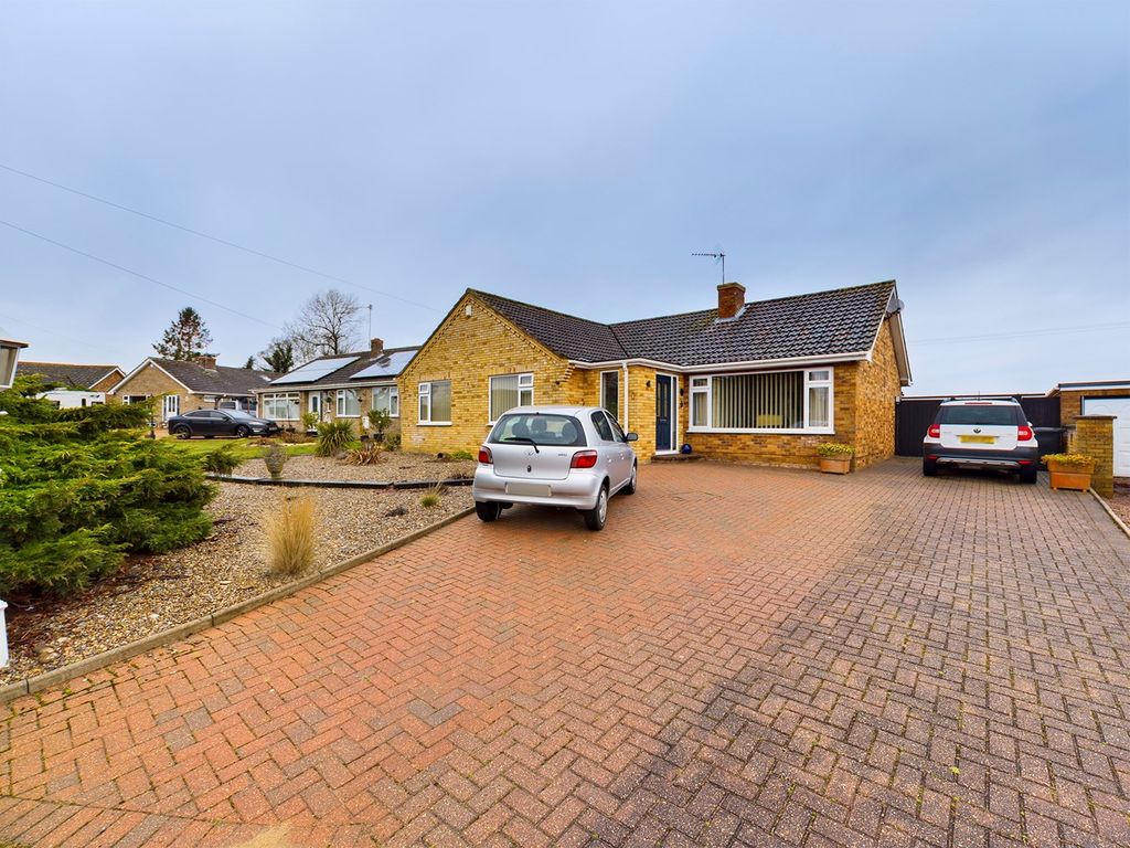 3 bed detached bungalow for sale in Springfield Close, Crimplesham ...