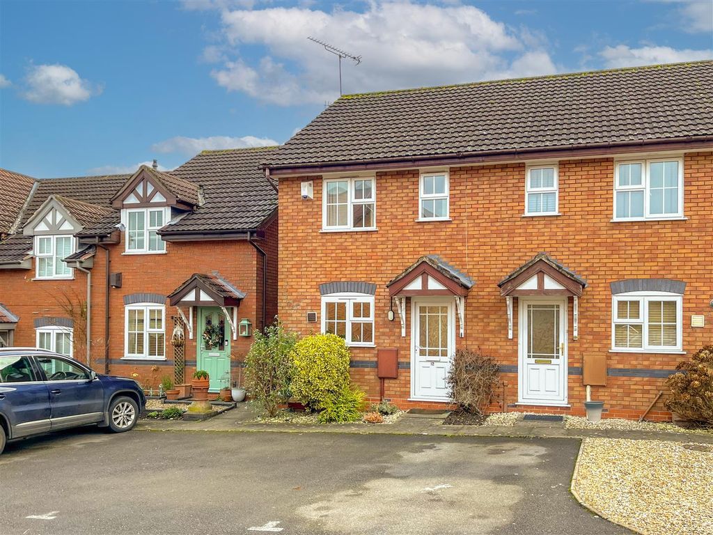 2 bed end terrace house to rent in Wavytree Close, Warwick CV34, £975 pcm - Zoopla