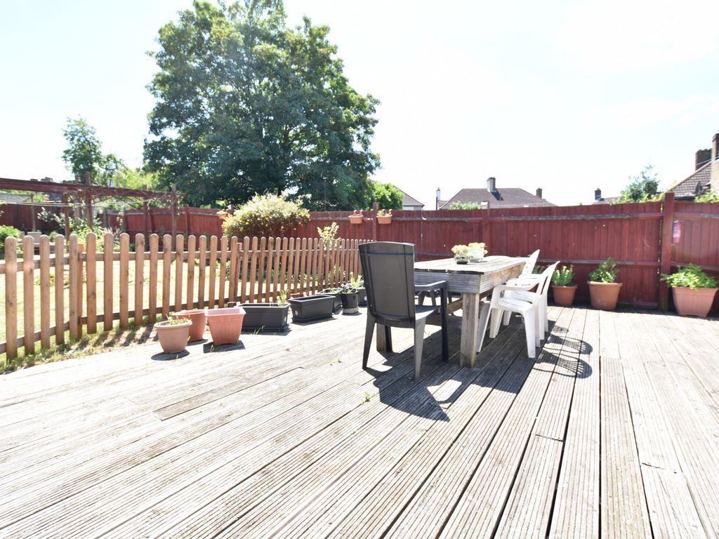 Room to rent in Room 1, Froissart Road, Eltham SE9 - Zoopla