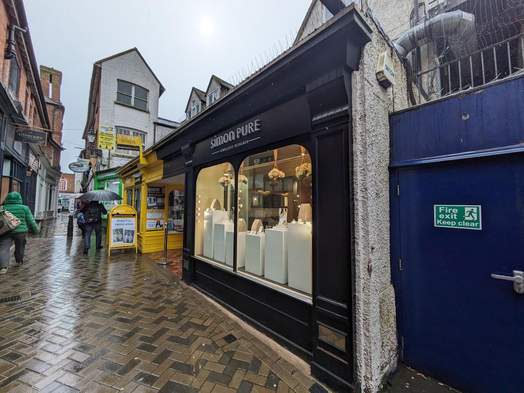 Retail premises to let in Swan Lane, Guildford GU1, £32,500 pa - Zoopla