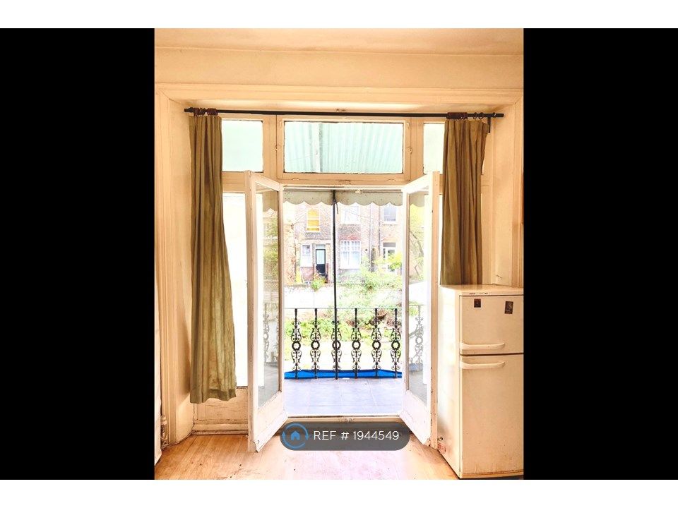 Studio to rent in Lisgar Terrace, London W14, £1,000 pcm - Zoopla