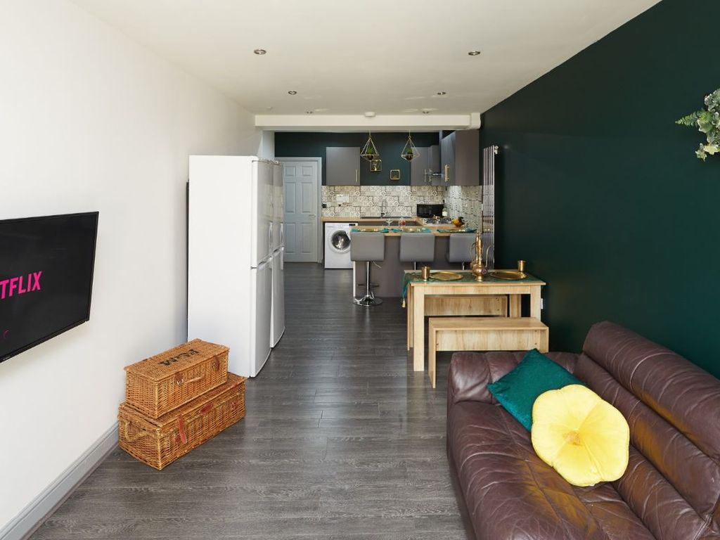 4 bed terraced house to rent in Severn Road, Coventry CV1, £2,200 pcm ...