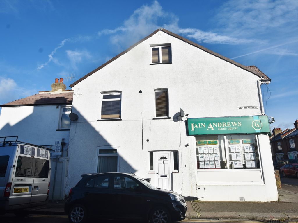 2 bed flat to rent in Whippendell Road, West Watford WD18 - Zoopla