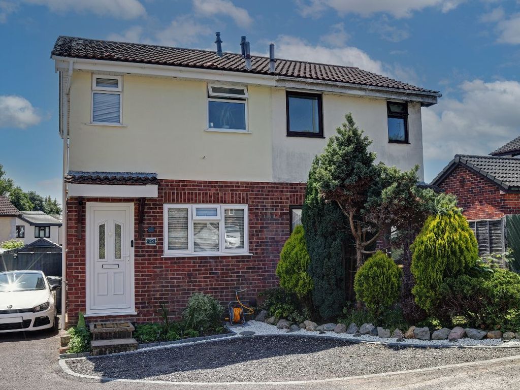 2 bed semi-detached house for sale in Cornbrook Grove, Waterlooville ...