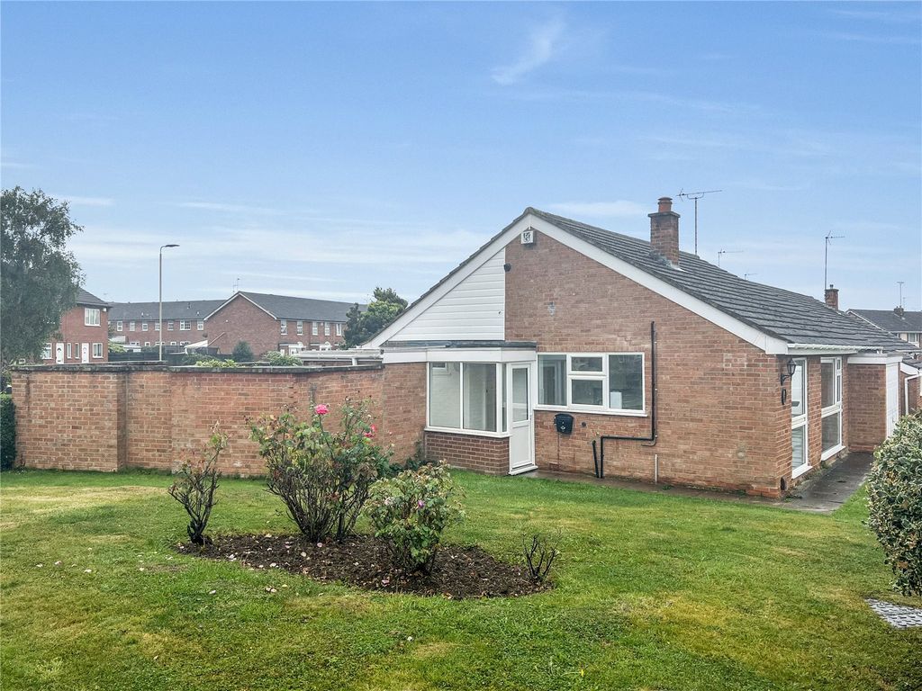 2 Bed Bungalow For Sale In Saltash Close Wigston Leicestershire Le18