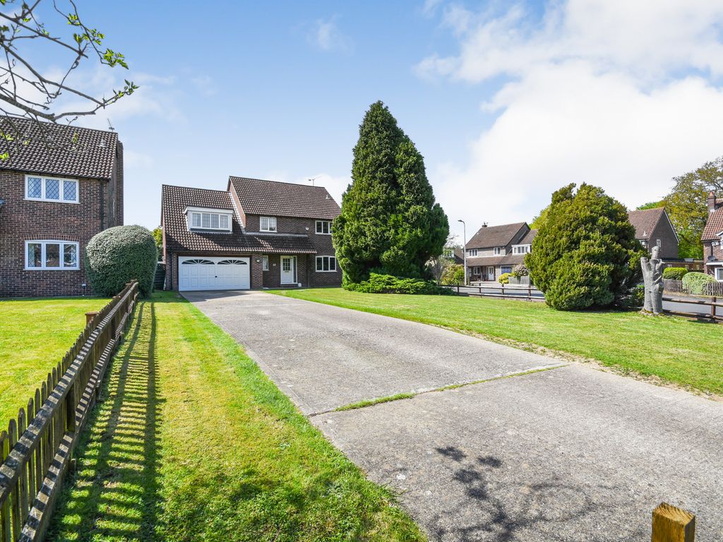 4 bed detached house for sale in Conifer Drive, Tilehurst, Reading RG31 ...