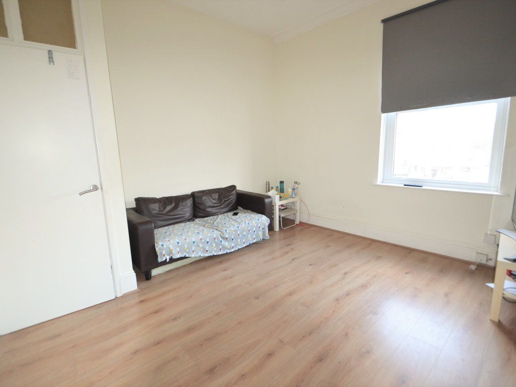 2 bed flat to rent in Neasden Lane North, London NW10, £1,600 pcm - Zoopla