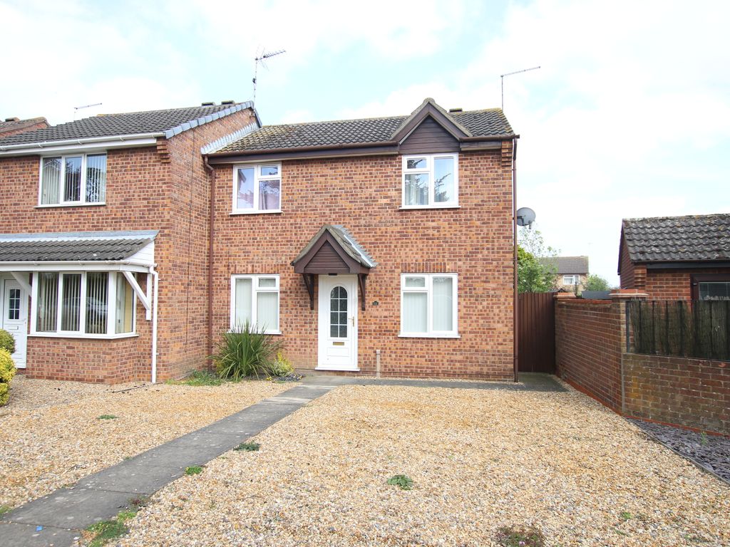 3 bed end terrace house to rent in Elm Road, March PE15, £950 pcm - Zoopla