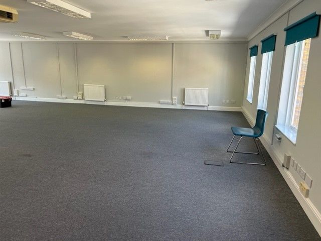 Office to let in 18-20 Balham Hill, London SW12 - Zoopla