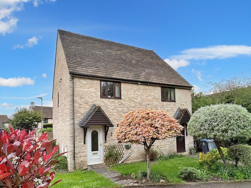 3 Bed Semi Detached House For Sale In Donnington Close Witney Ox28