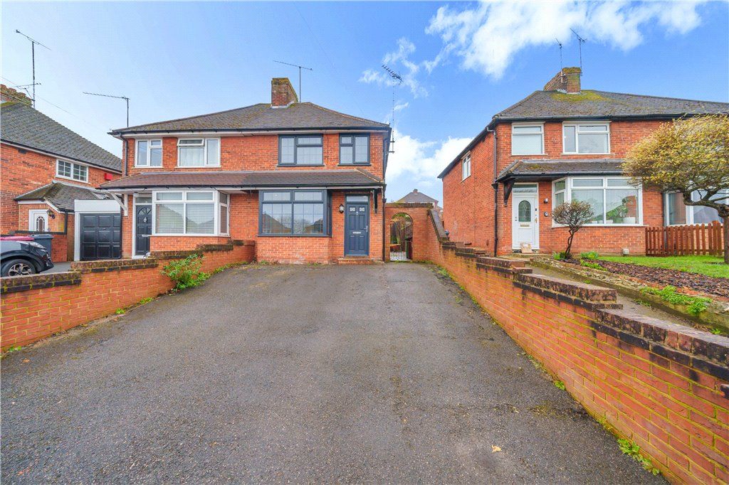 3 Bed Semi Detached House For Sale In Grasmere Avenue Tilehurst