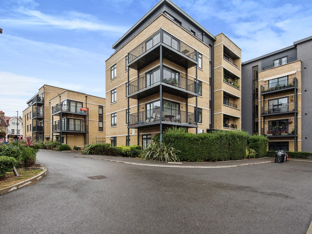 2 bed flat for sale in Samuelson Place, Isleworth TW7, £198,000 - Zoopla
