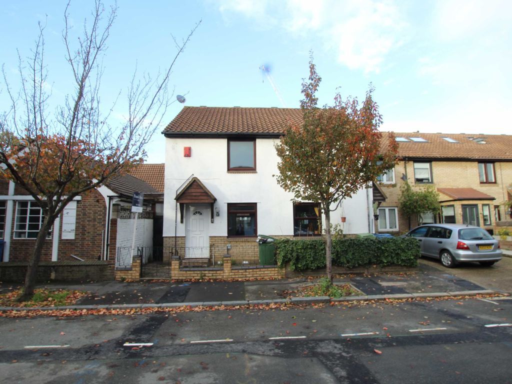 2 Bed Semi Detached House To Rent In Trothy Road London Se1 £1 798