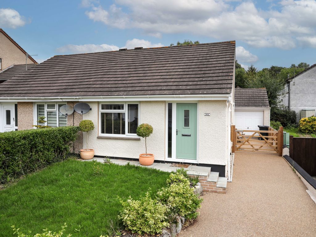 2 Bed Semi Detached Bungalow For Sale In Palace Meadow Chudleigh