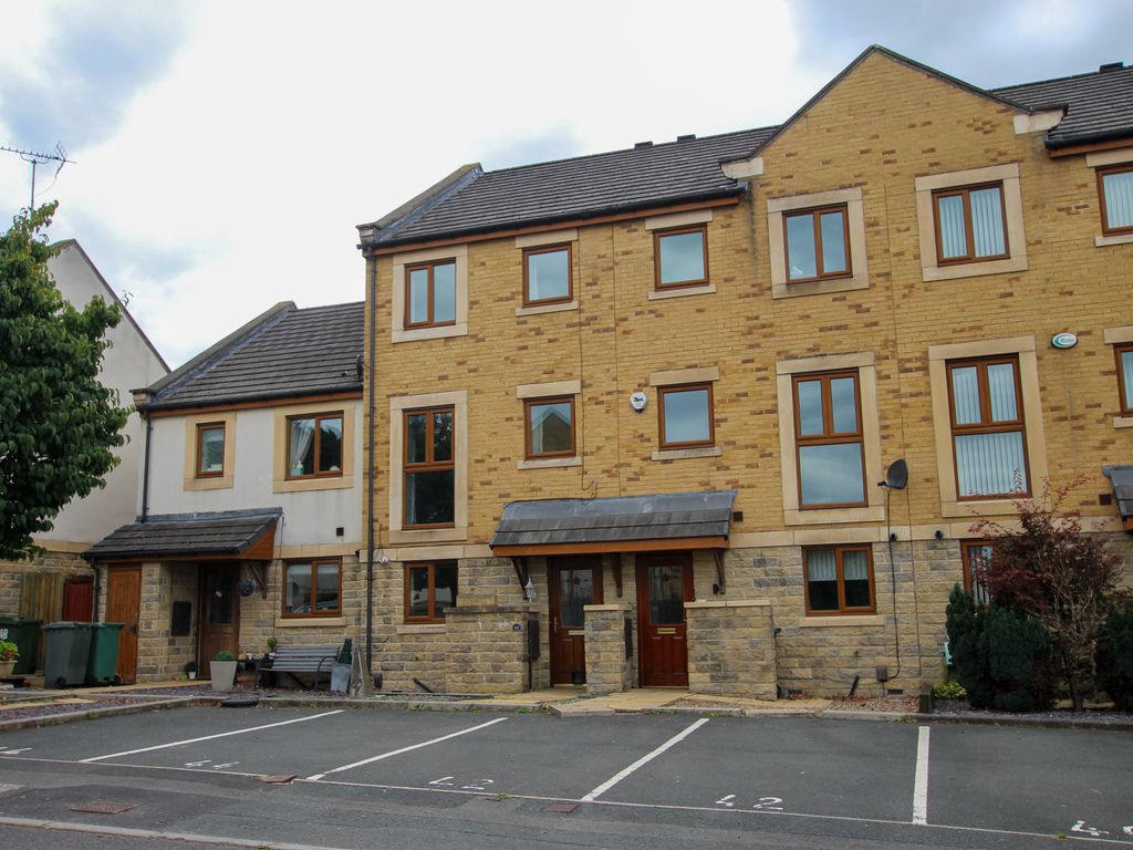 4 bed town house for sale in Greenlea Court, Waterloo, Huddersfield HD5 ...