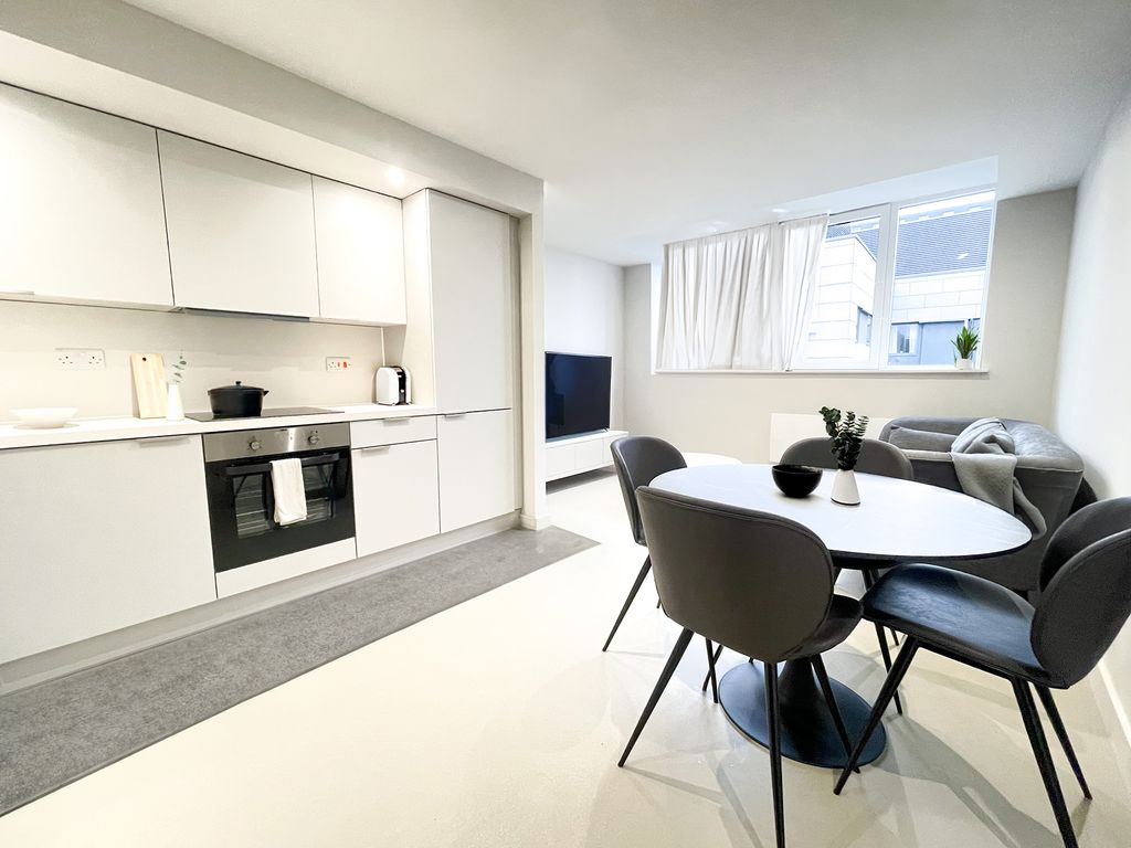 1 bed flat to rent in James Street, Liverpool L2, £1,200 pcm - Zoopla