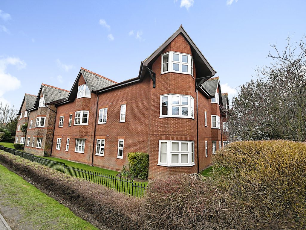 2 bed flat for sale in Eastfield Road, Brentwood, Essex CM14 - Zoopla