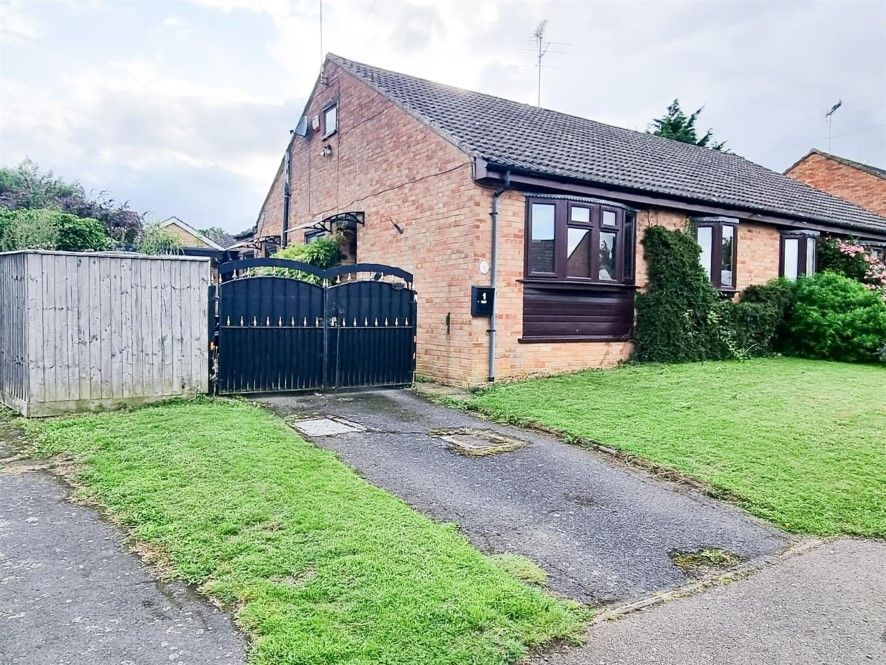 Bungalow for sale in 1 Pool Close, Pattishall, Towcester ...