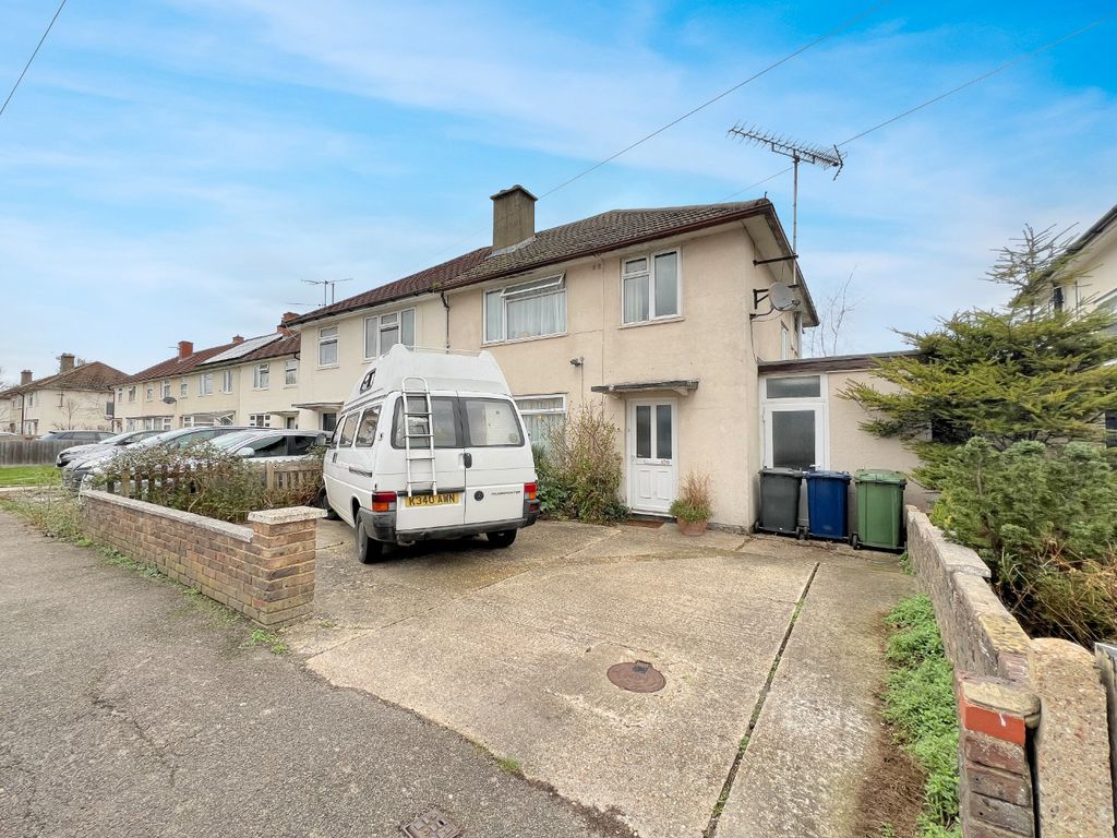 3 Bed Semi Detached House For Sale In St Thomass Square Cambridge