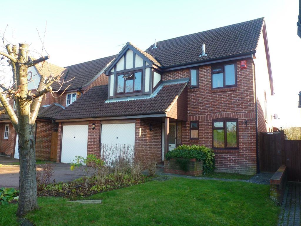 4 bed detached house to rent in Crowhurst Keep, Worth, Crawley RH10 ...