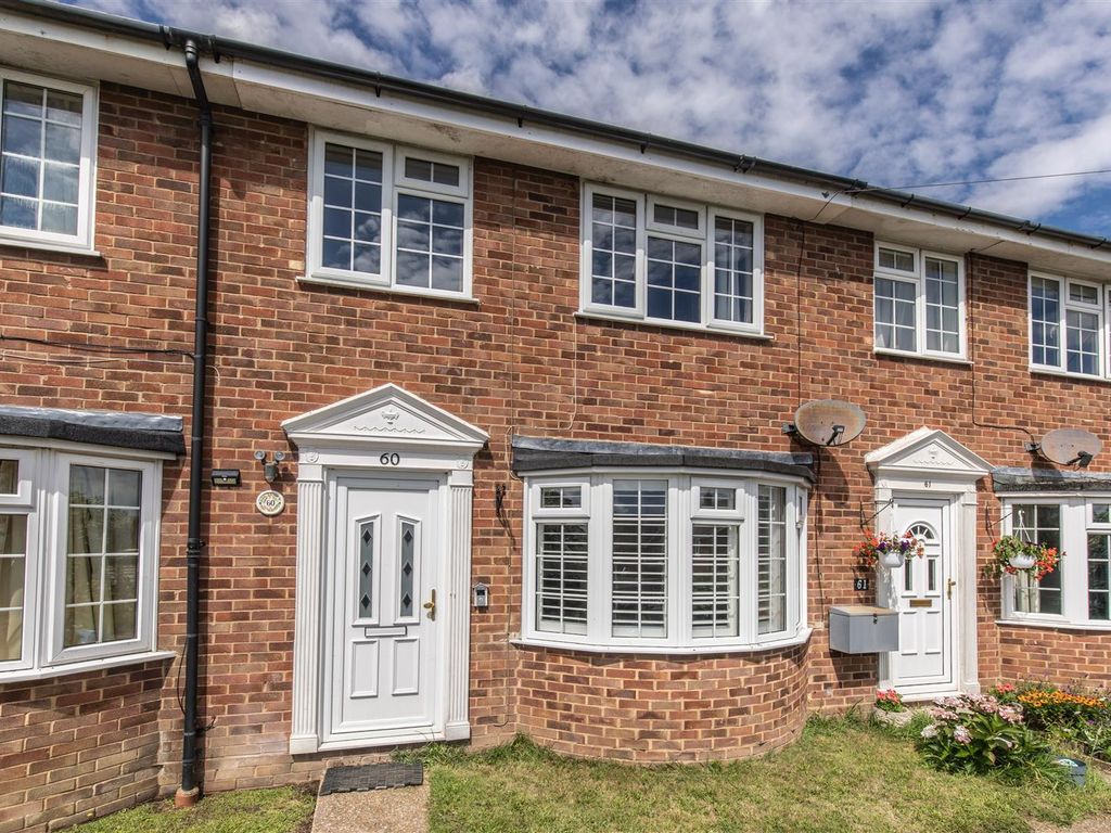 3 Bed Terraced House For Sale In Downsview Crescent Uckfield Tn22 £