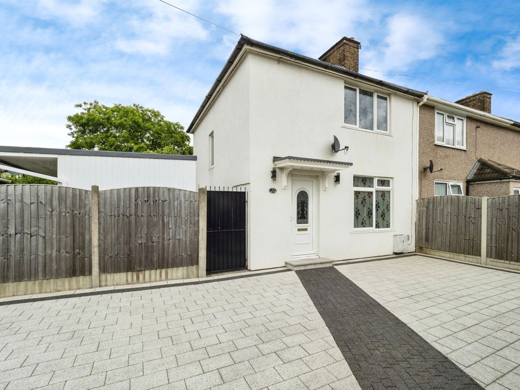3 Bed End Terrace House For Sale In Rothwell Road Dagenham Rm9 £