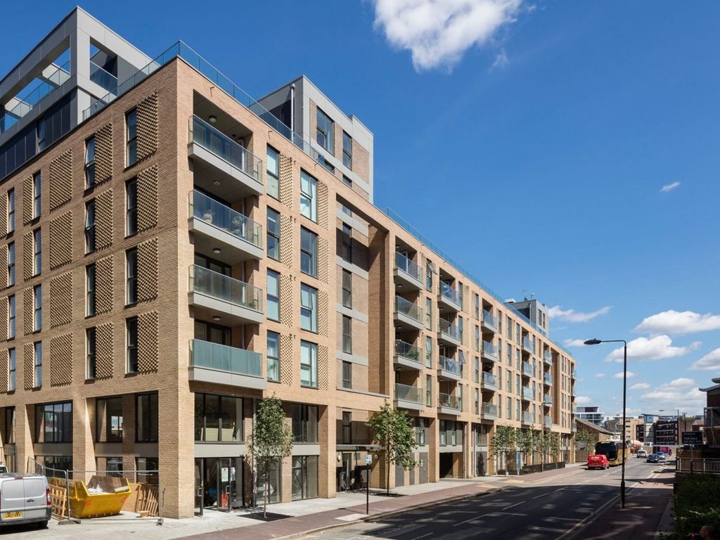 Room to rent in Norman Road, London SE10 - Zoopla