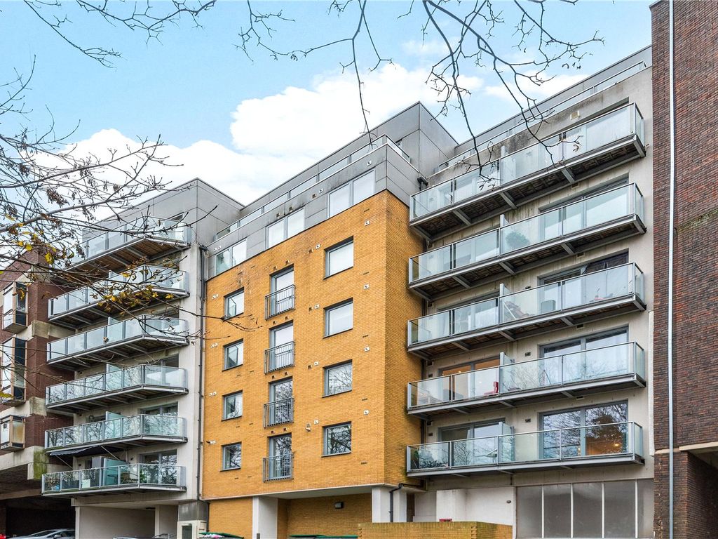 2 bed flat for sale in Tetty Way, Bromley BR1, £400,000 - Zoopla