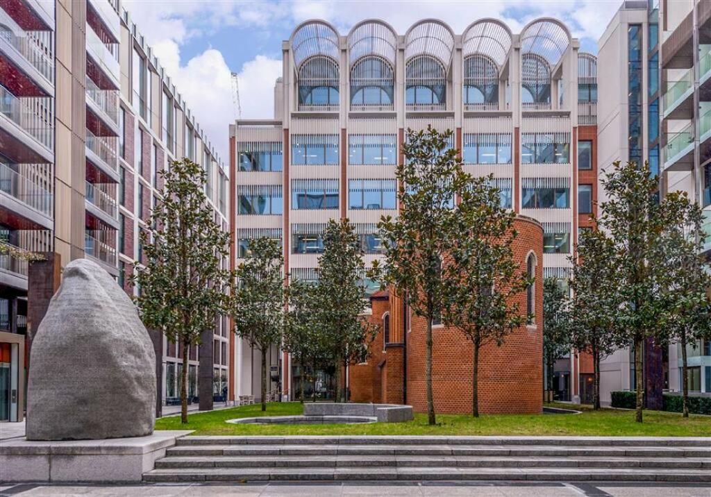 1 bed flat to rent in Pearson Square, Fitzroy Place, Fitzrovia, London ...