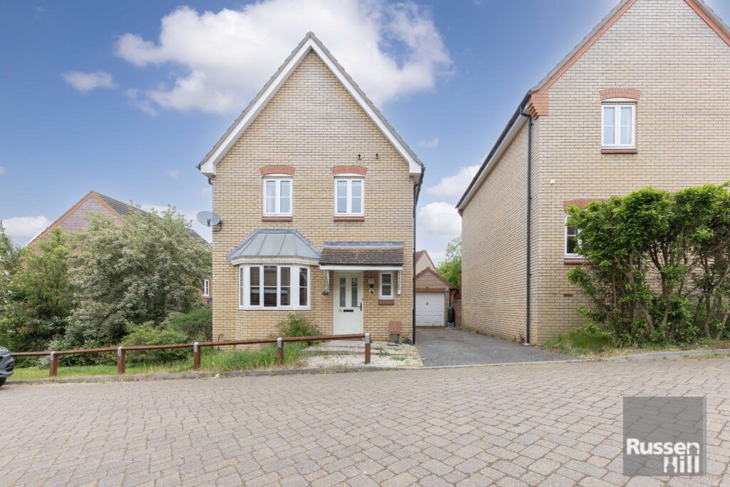 3 bed detached house for sale in Thacker Way, Norwich NR5 - Zoopla