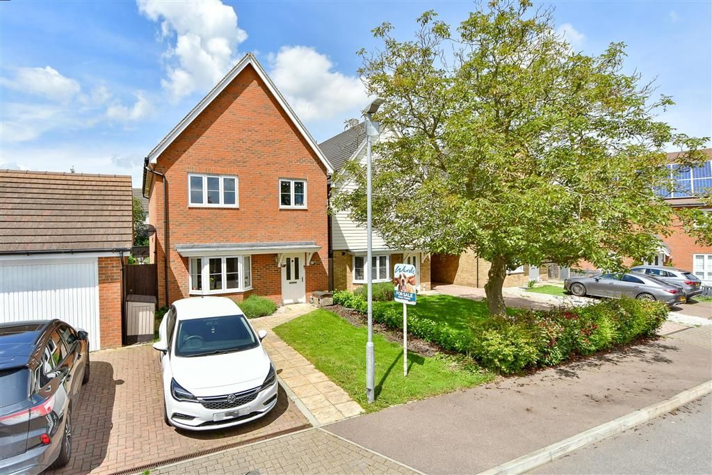 4 bed detached house for sale in Clayhill Gardens, Hoo, Rochester, Kent ...