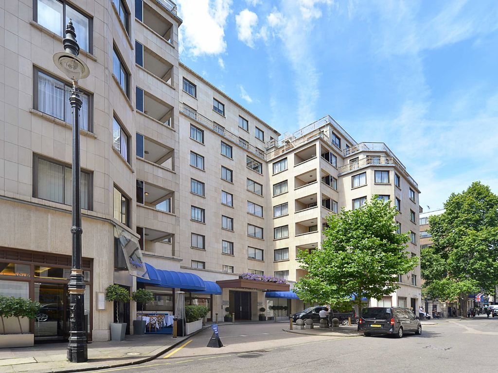 3 bed flat to rent in Arlington Street, London SW1A, £7,150 pcm - Zoopla