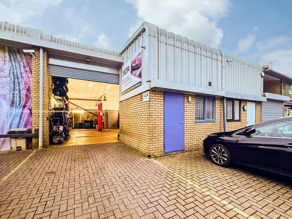 Industrial to let in Unit 6. Alpine Business Centre, Eastbury Road ...