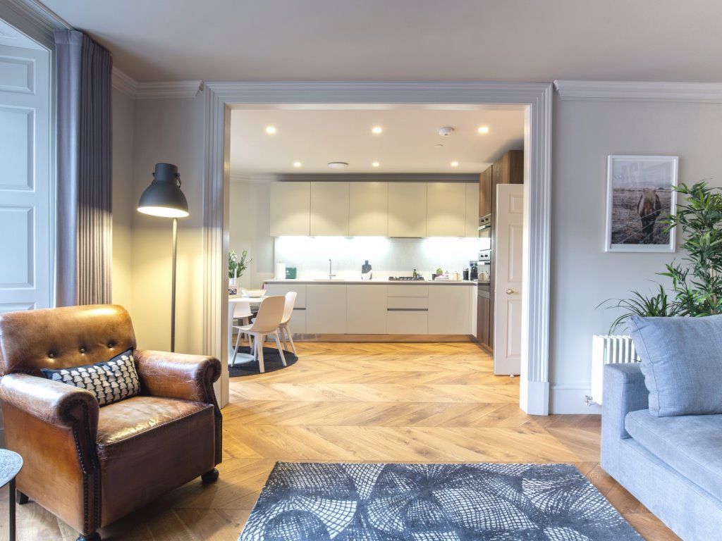 3 bed flat to rent in Queen Street, New Town, Edinburgh EH2 - Zoopla