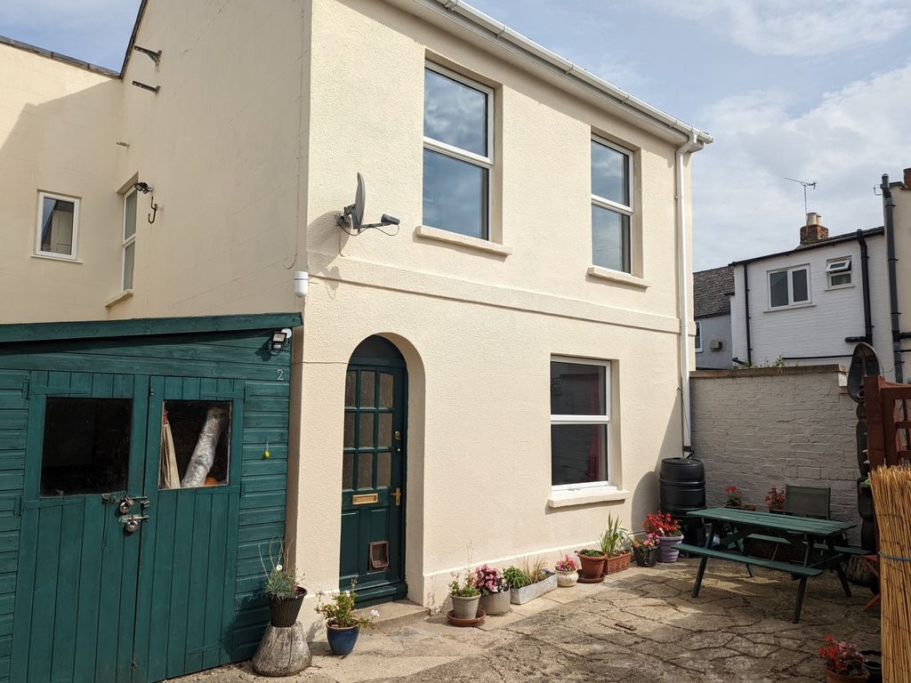 3 Bed Detached House For Sale In Chapel Lane Leckhampton Cheltenham