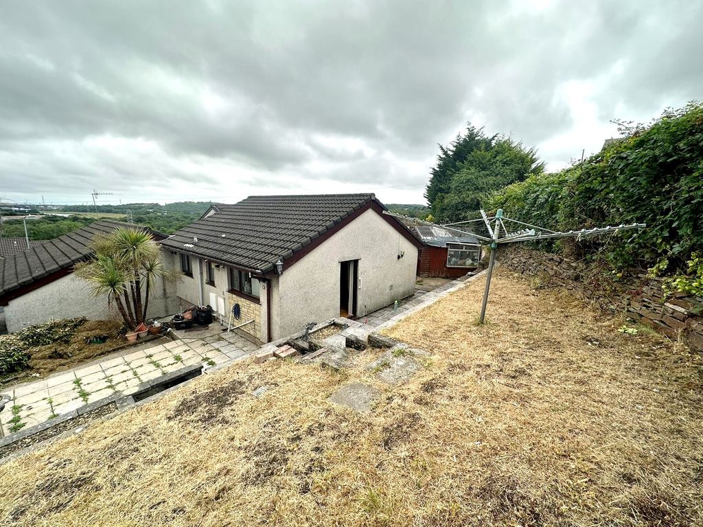2 Bed Semi Detached Bungalow For Sale In Bay View Gardens Skewen