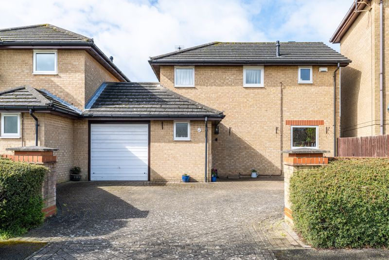 3 bed link detached house for sale in Hendrix Drive, Crownhill, Milton ...