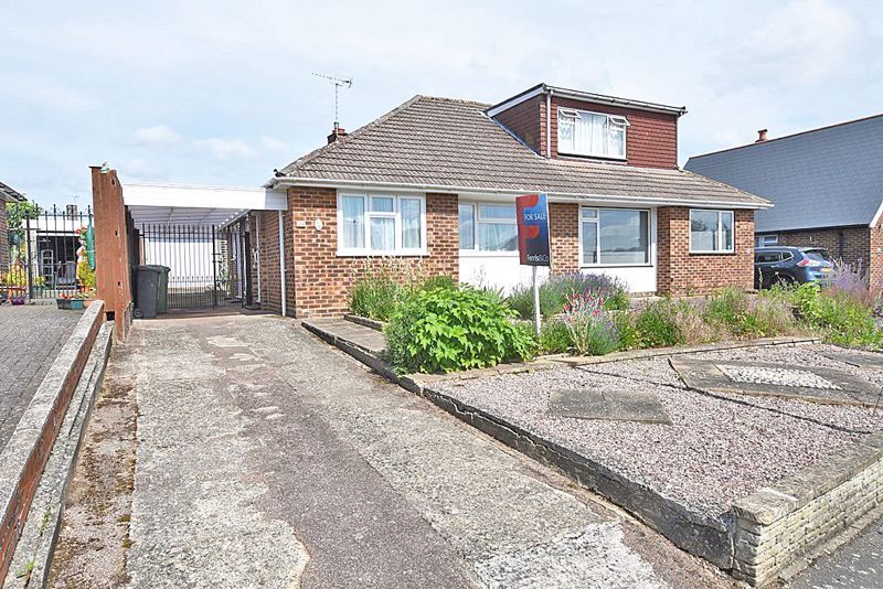 2 Bed Bungalow For Sale In Bramley Crescent Bearsted Maidstone Me15