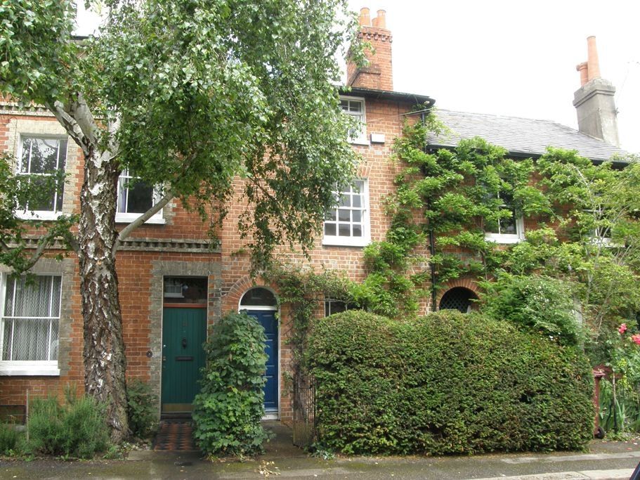 3 bed terraced house to rent in New Road, Reading, Berkshire RG1, £1,750 pcm - Zoopla