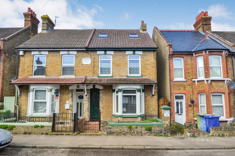 4 Bed Semi Detached House For Sale In Park Road Sittingbourne Me10 £