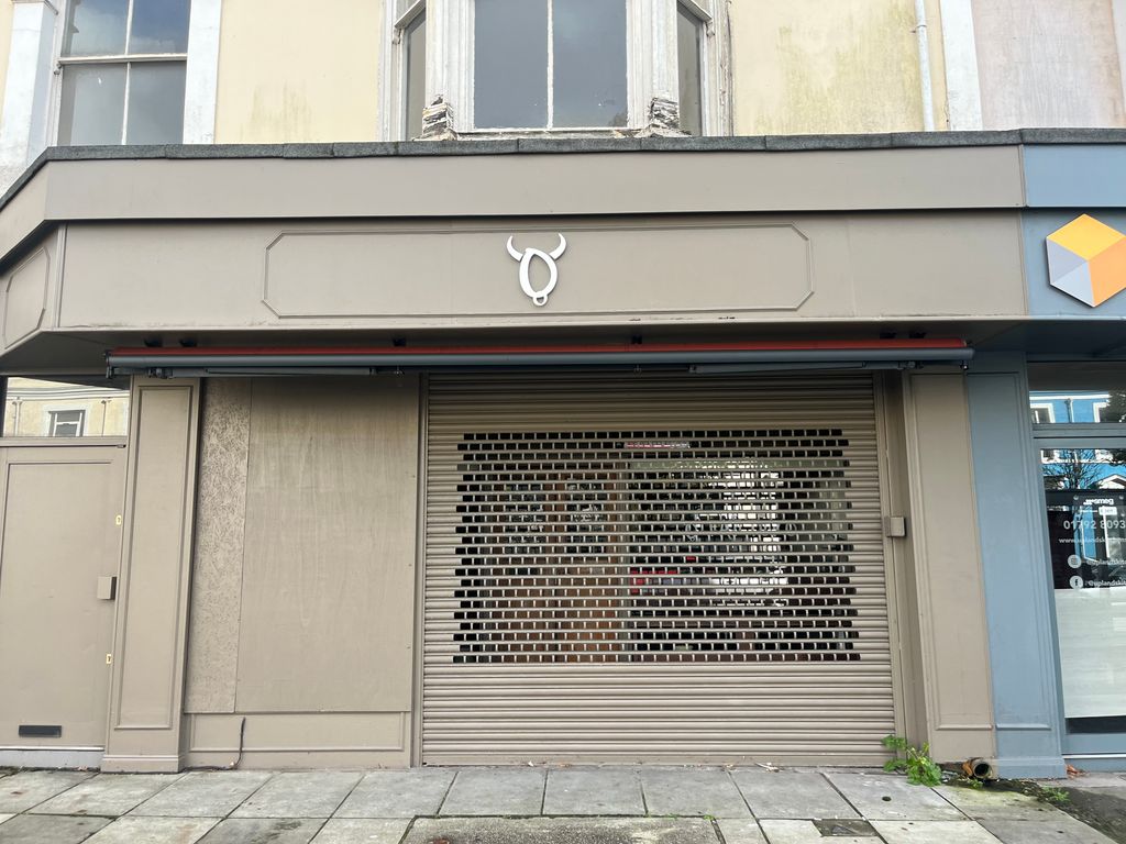 Leisure/hospitality to let in Walter Road, Swansea SA1, Non quoting ...