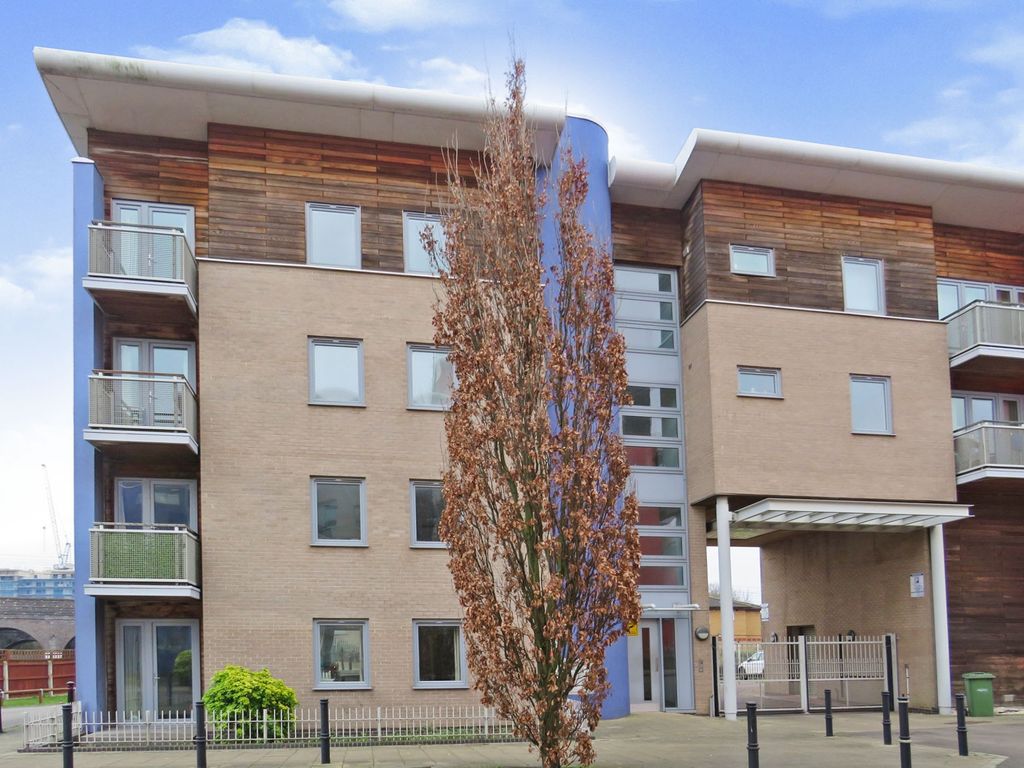 1 bed flat for sale in Cubitt Way, Peterborough PE2, £120,000 - Zoopla