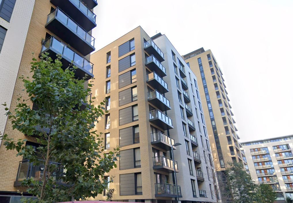 1 bed flat to rent in Graphite Point, Palmers Road, Bethnal Green ...