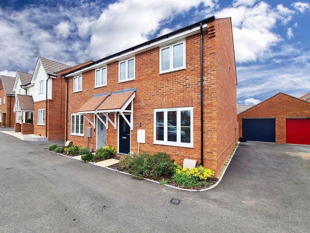 2 bed semi-detached house to rent in Floyer Grove, Shinfield, Reading ...